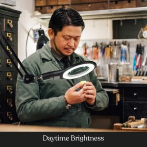 10 Best Magnifying Lamp for Needlework Enthusiasts - SewingWorker